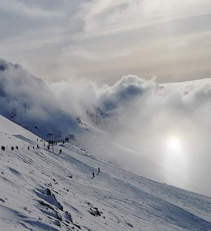 They come for the snow – Pix to Words